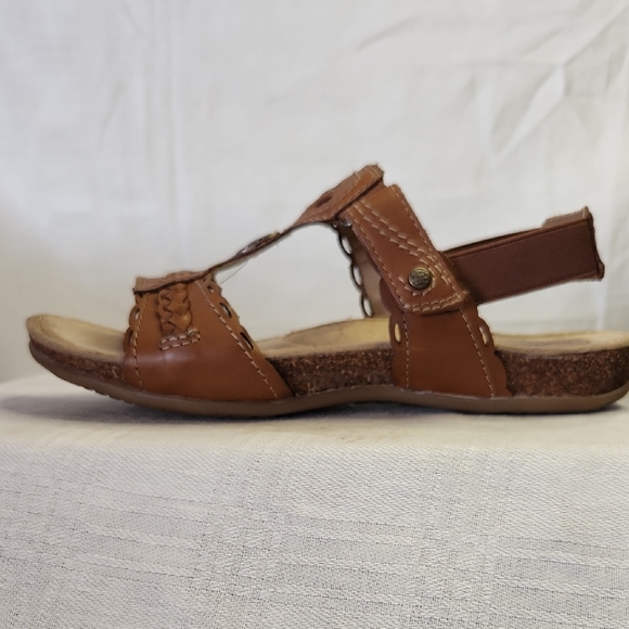 Earth Origins | Shoes | Nwt Earth Origins Brown Sandals | Poshmark